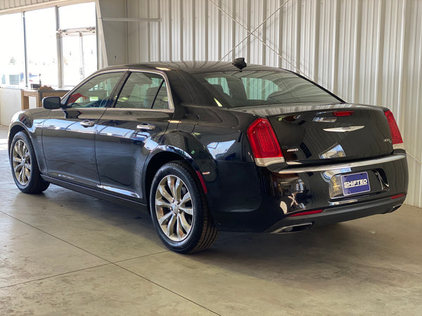 2017 Chrysler 300 AWD C - ShiftedWI